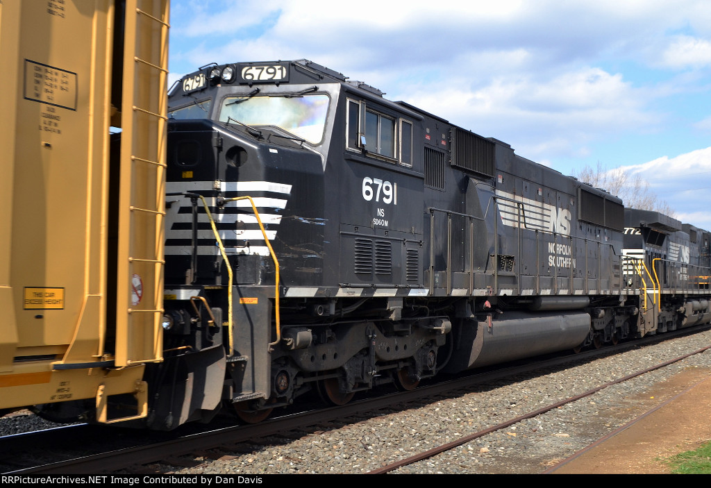 NS SD60M 6791 trails on 18N